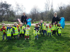 Cedars Day Nursery children join the ‘Great British Spring Clean’