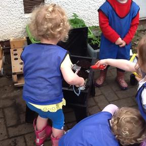 Wriggly worms educate Twyford Children