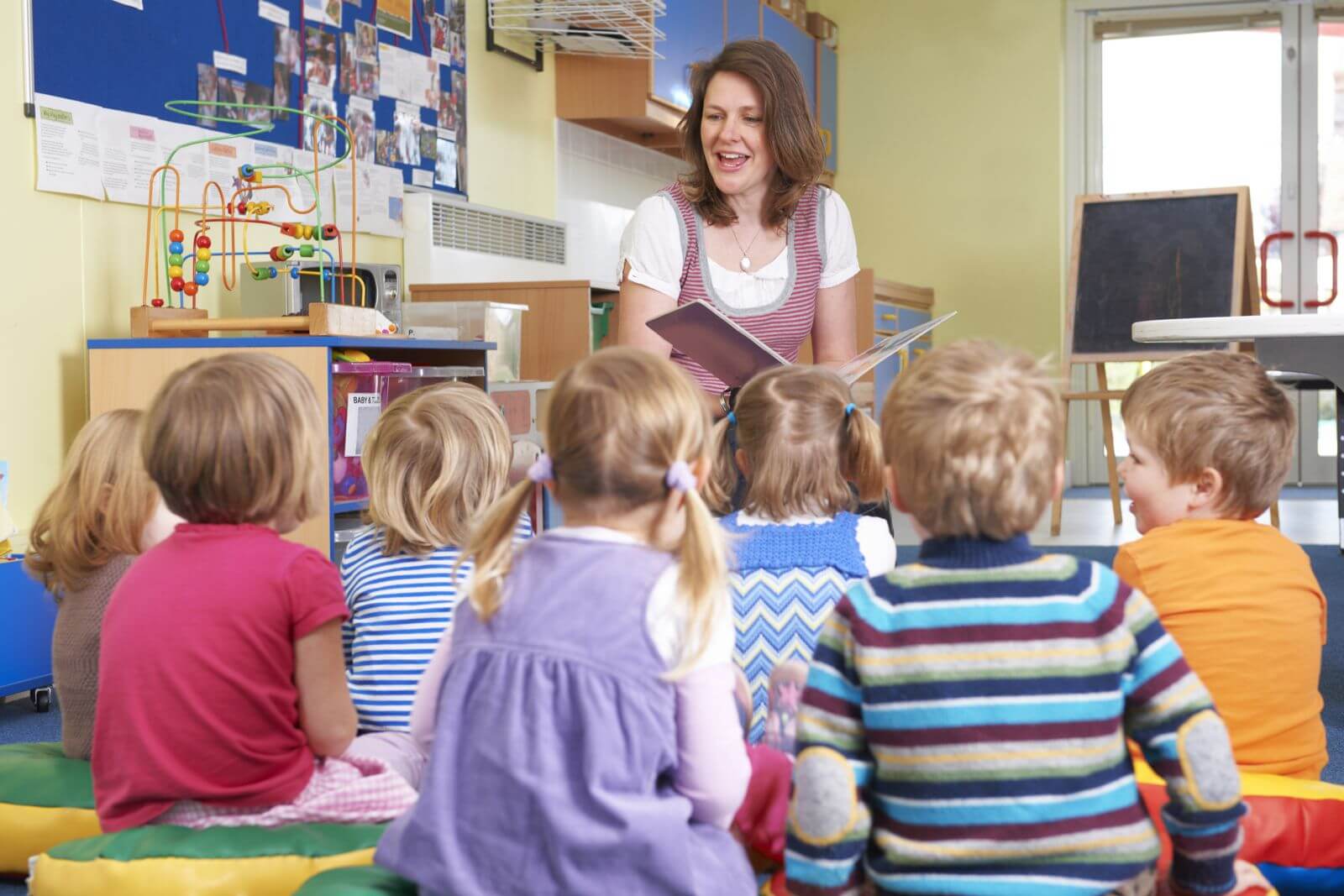 What is a pre-school? Differences to nursery - daynurseries.co.uk advice