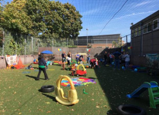 Buttercups at Isleworth, Explorers Boys Club, Twickenham Road ...