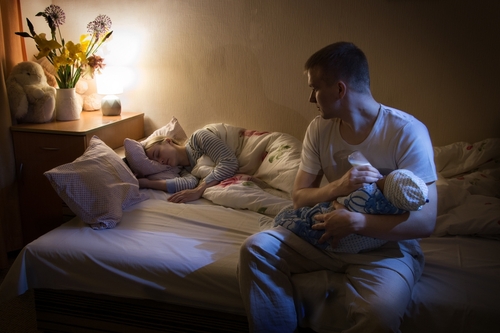 Tips for dads to bond with their baby
